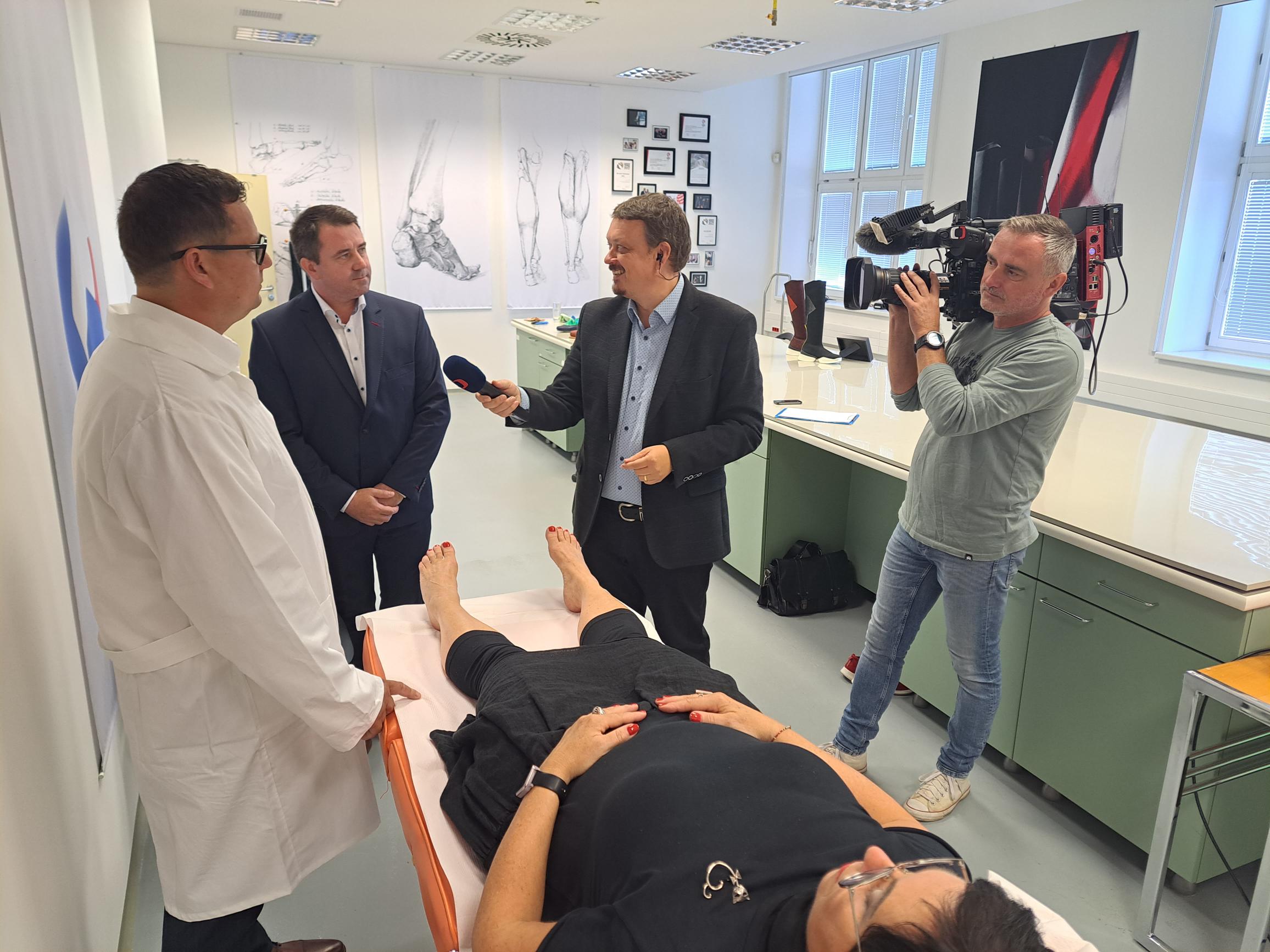 Otevření nové laboratoře diagnostiky pohybového aparátu zaujalo i média ...