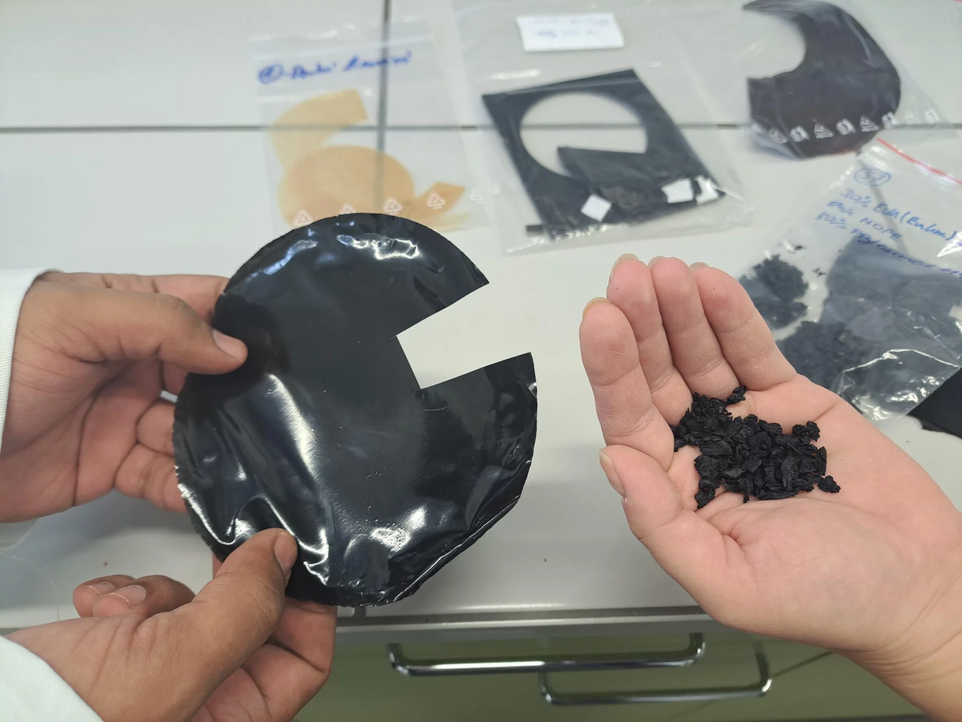 Czechs have developed special wrapping paper for electronics and ...